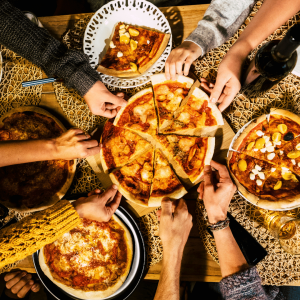 How Big Is A 12 Inch Pizza? How Many Does It Feed? | Pizza Preacher